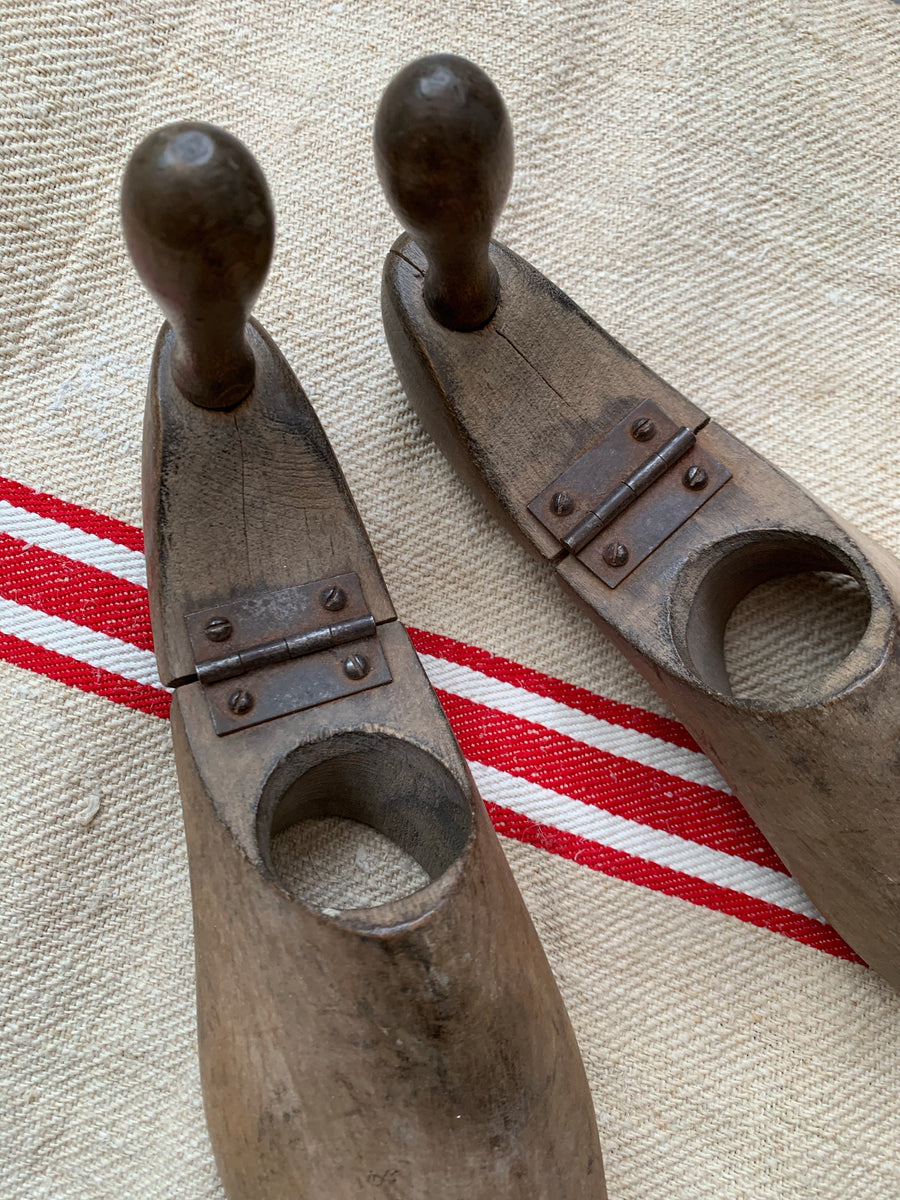 Pair of Folding Shoe Lasts – Reclectic